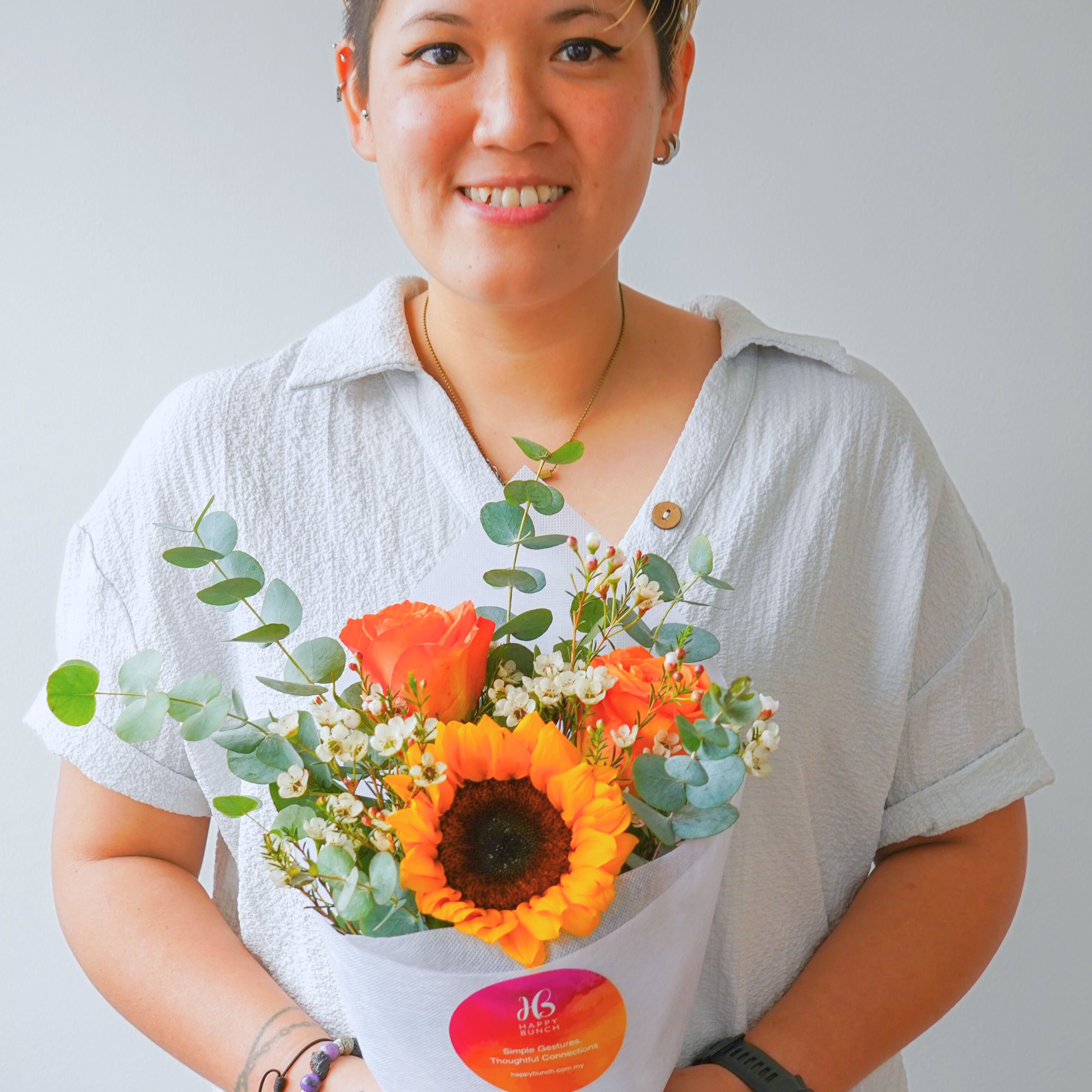 Red & White Roses Bouquet | Happy Bunch Malaysia